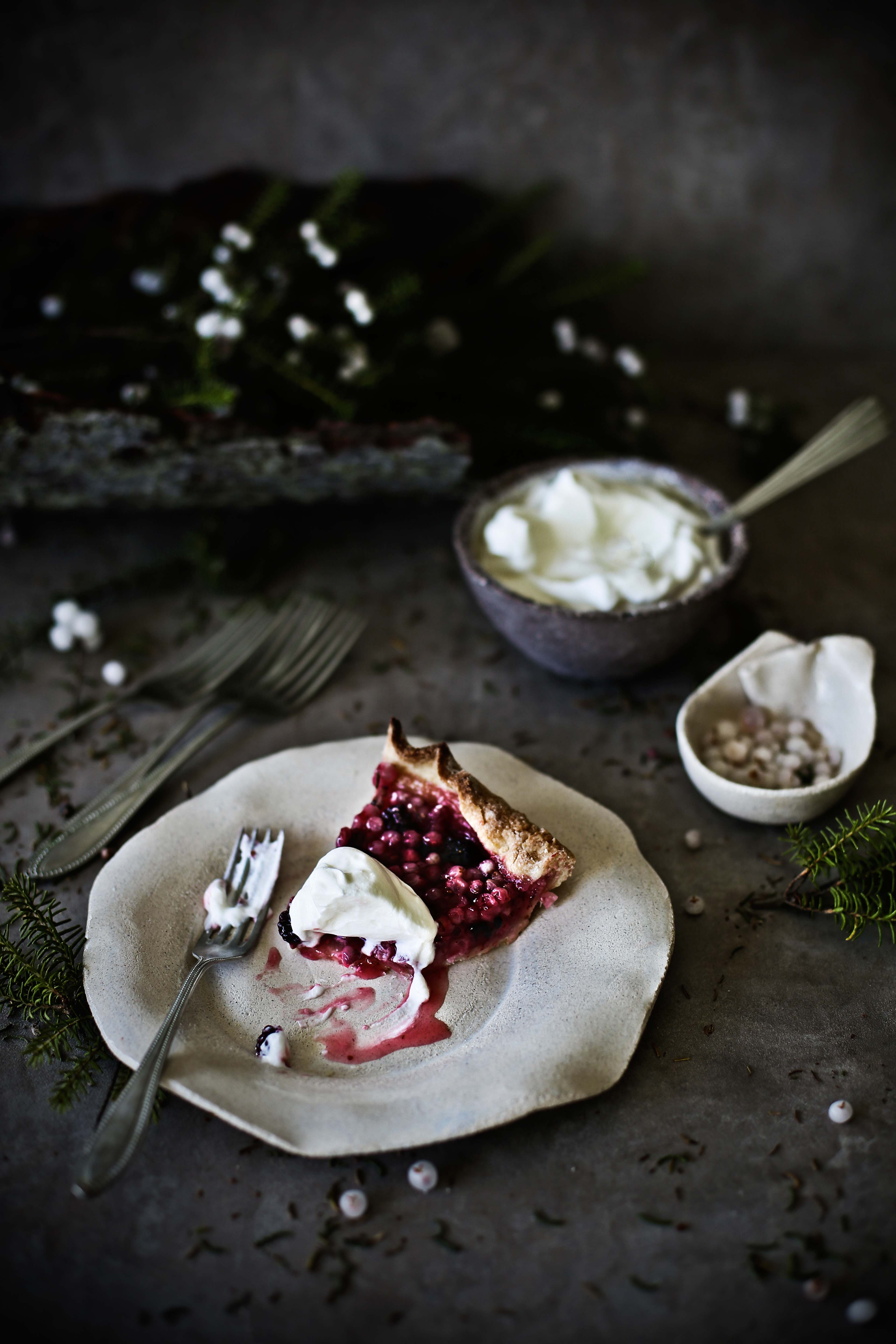 Tarte natural de camarinhas e amoras # Natural crowberry and blackberry pie